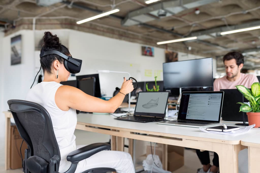Here's How To Set Up Multiple Screens in Mixed Reality!