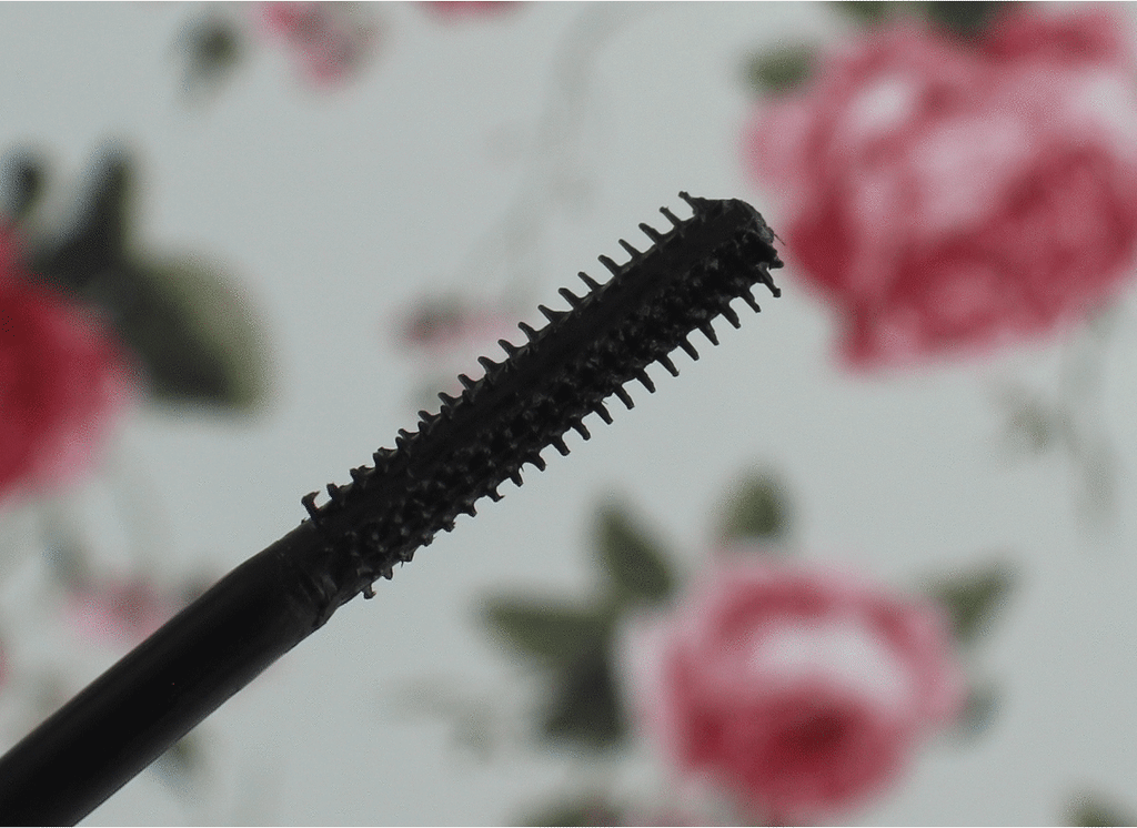 Tampak Natural dan Lentik, Ini 13 Rekomendasi Maskara Bening Terbaik 2024