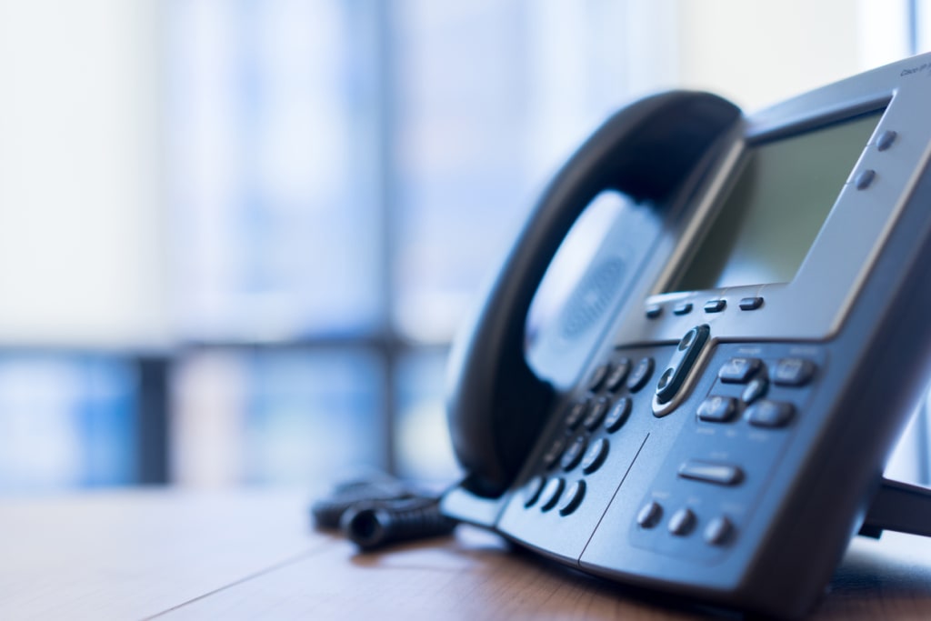 10 Rekomendasi Merk Telepon Terbaik di Indonesia 2024