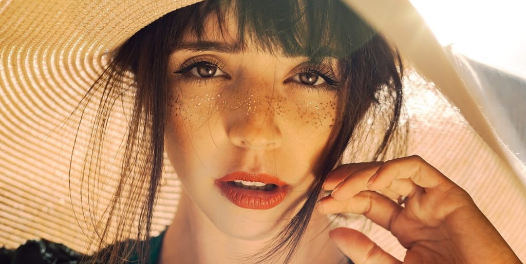 15 Rekomendasi Bedak Tabur Bagus & Terbaik 2024