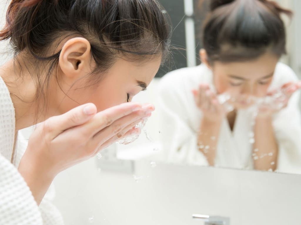 20 Sabun Cuci Muka untuk Jerawat Terbaik 2025