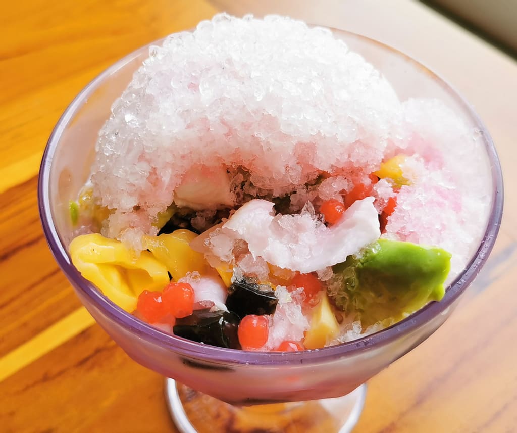 Sering Dianggap Sama, Ini Bedanya Es Teler dan Es Campur