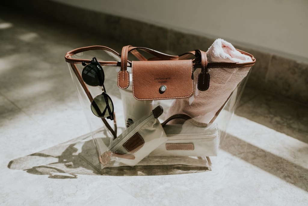 11 Rekomendasi Tas Transparan Terbaik Untuk Wanita Indonesia 2024