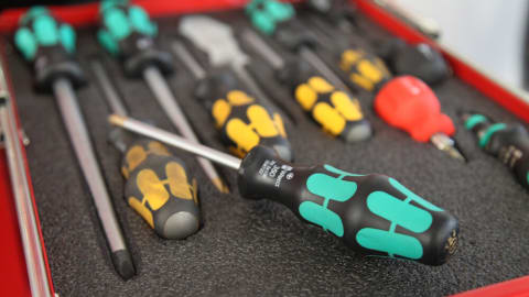 10 Rekomendasi Obeng Set Lengkap & Multifungsi di Indonesia 2024