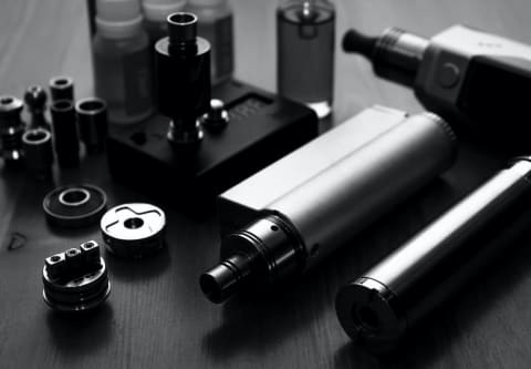 13 Review Merk Vape AIO (All in One) Terbaik 2024
