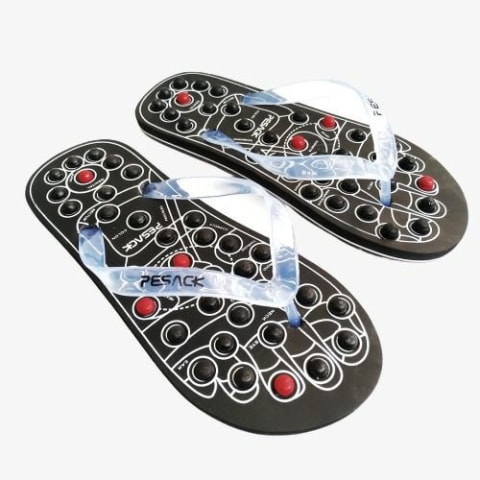 11 Merk Sandal Kesehatan Terbaik & Bagus 2025