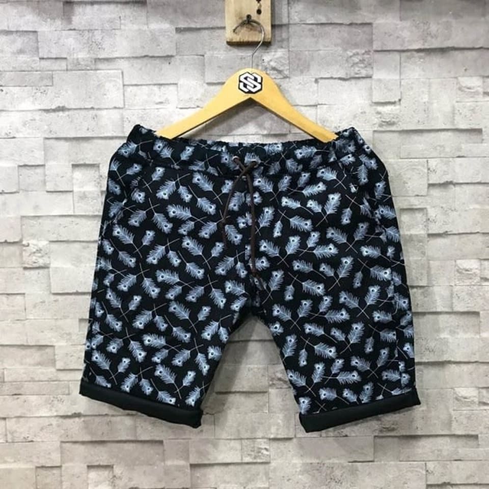 11 Rekomendasi Celana Pendek Pria Terbaik & Keren di Indonesia 2025