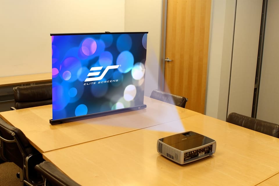 11 Pilihan LCD Proyektor Terbaik Indonesia 2024