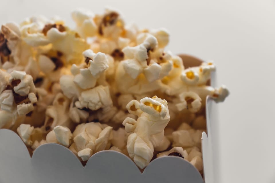 10 Popcorn Kemasan dengan Aneka Rasa yang Enak di Indonesia 2024