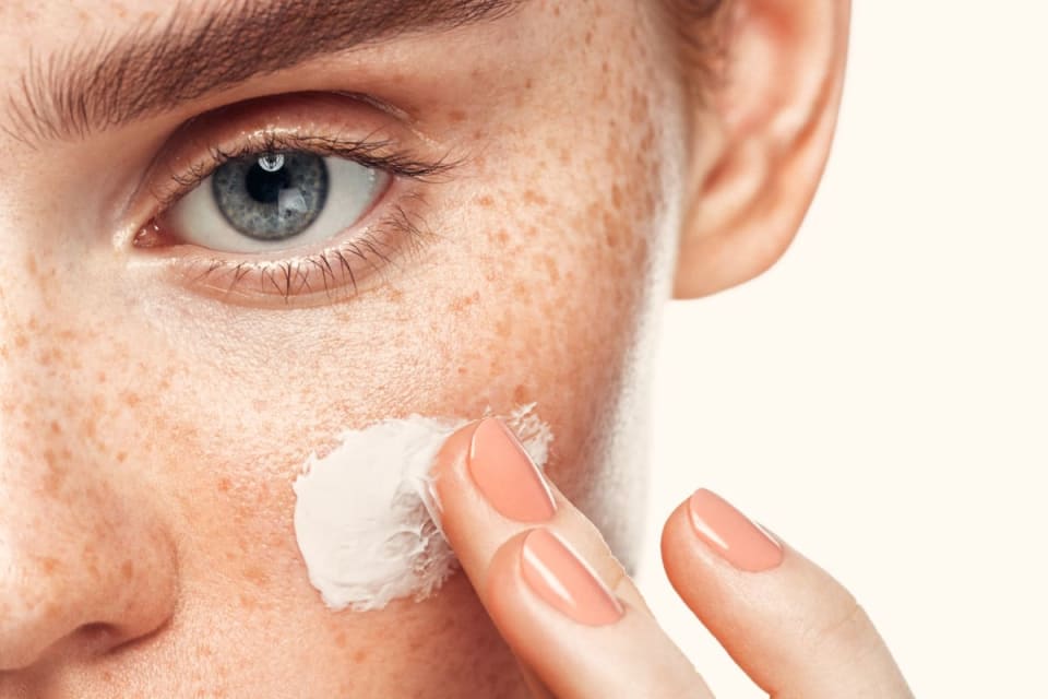 8 Rekomendasi DD Cream Terbaik untuk Kulit di Indonesia 2024