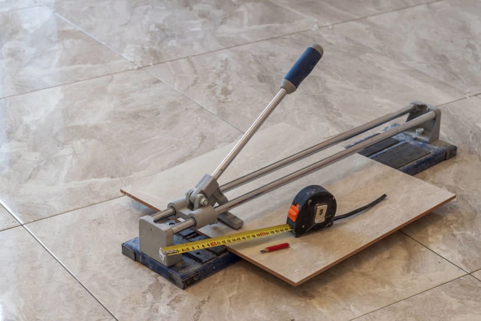 11 Rekomendasi Alat Pemotong Keramik Terbaik 2025