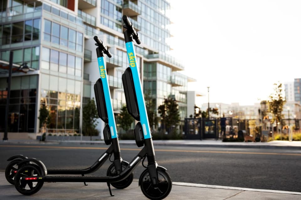 8 Rekomendasi Skuter Listrik Terbaik dan Ramah Lingkungan (Update 2025)