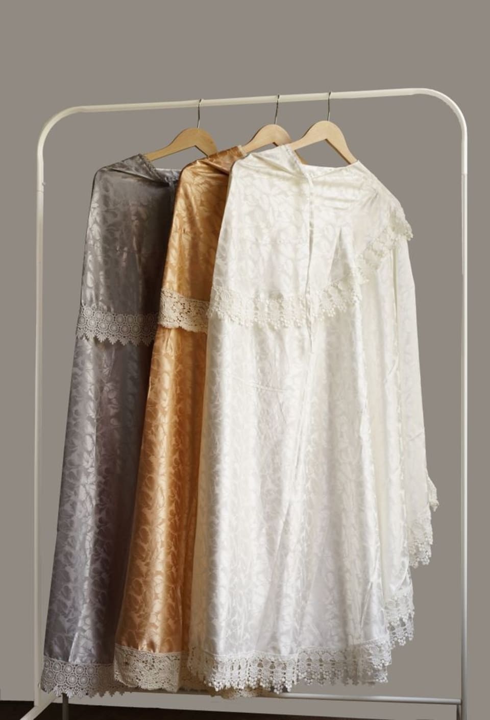 15 Mukena Terbaru & Cantik dari Merk Terbaik 2024