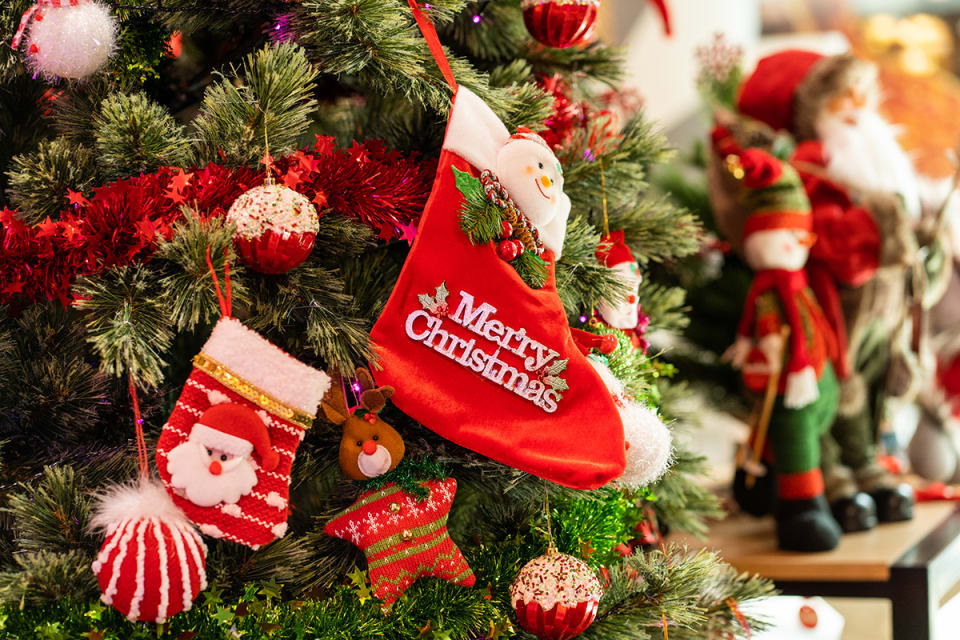10 Rekomendasi Hiasan Pohon Natal Terbaik yang Cantik 2025