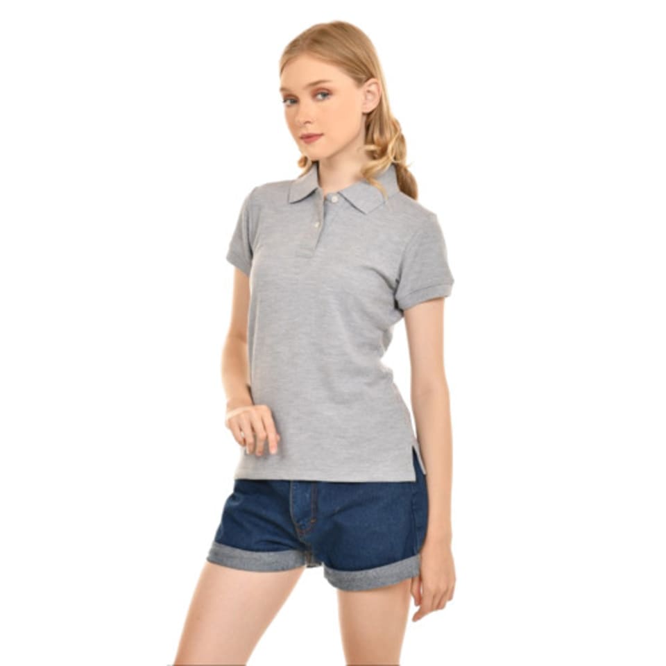 12 Rekomendasi Baju Kaos Wanita Terbaik dan Kekinian 2024