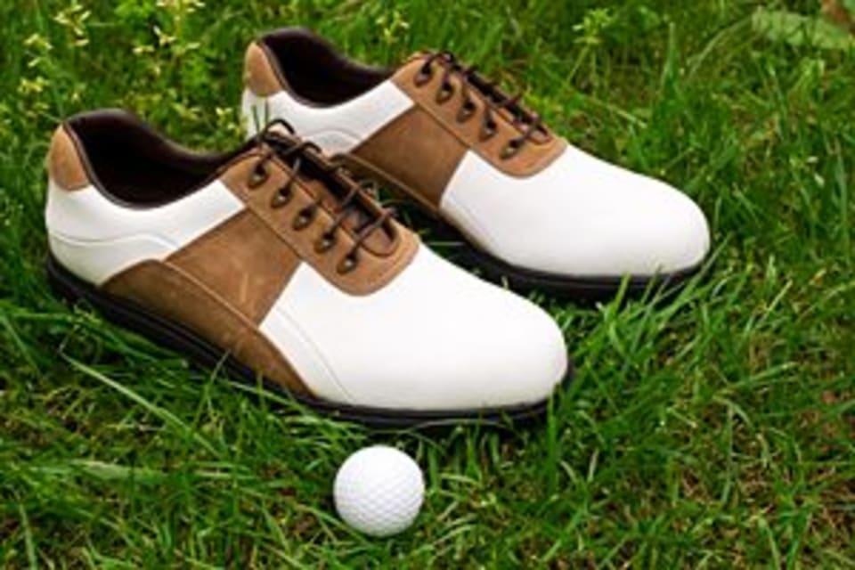 10 Rekomendasi Sepatu Golf Terbaik 2025 - Sepatu Golf yang Bagus