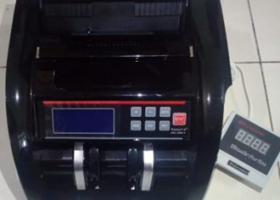 11 Rekomendasi Mesin Penghitung Uang Terbaik 2024