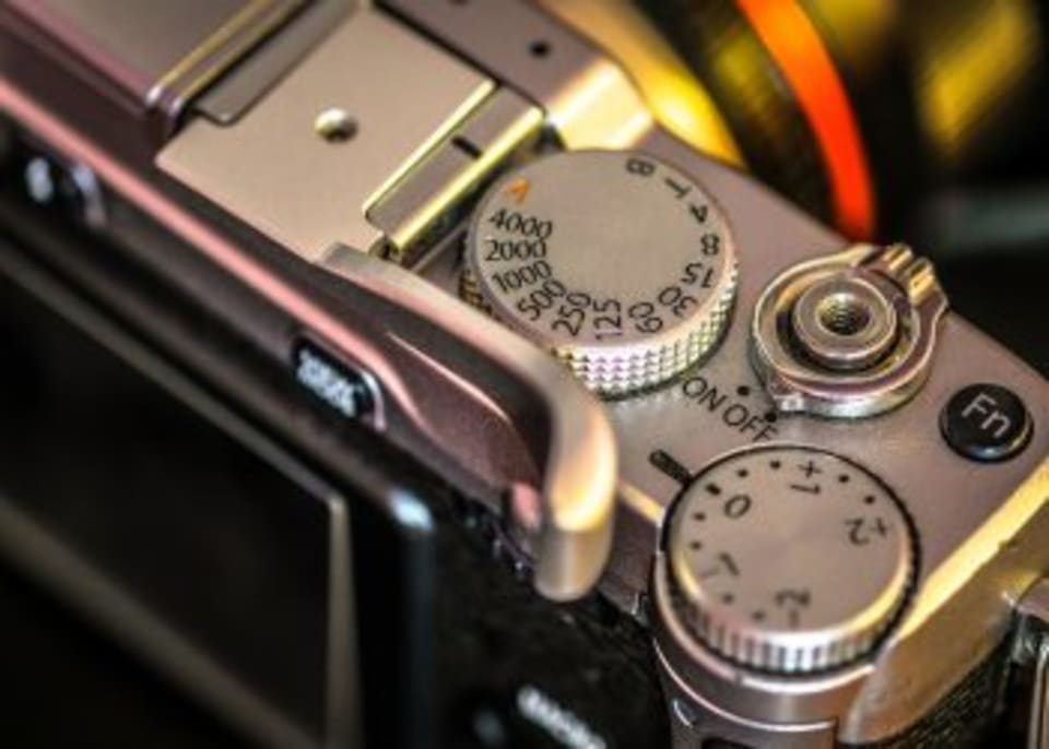 10 Kamera Mirrorless Terbaik di Indonesia 2022 - Harga dan Review
