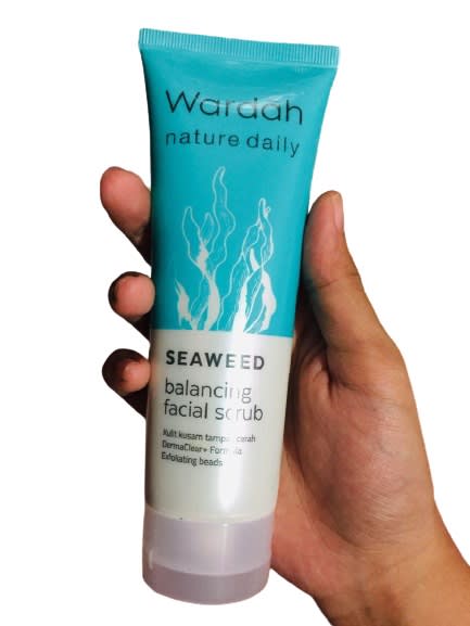 Wardah Natural Daily Seaweed Balancing Facial Scrub (100ml) Harga ...