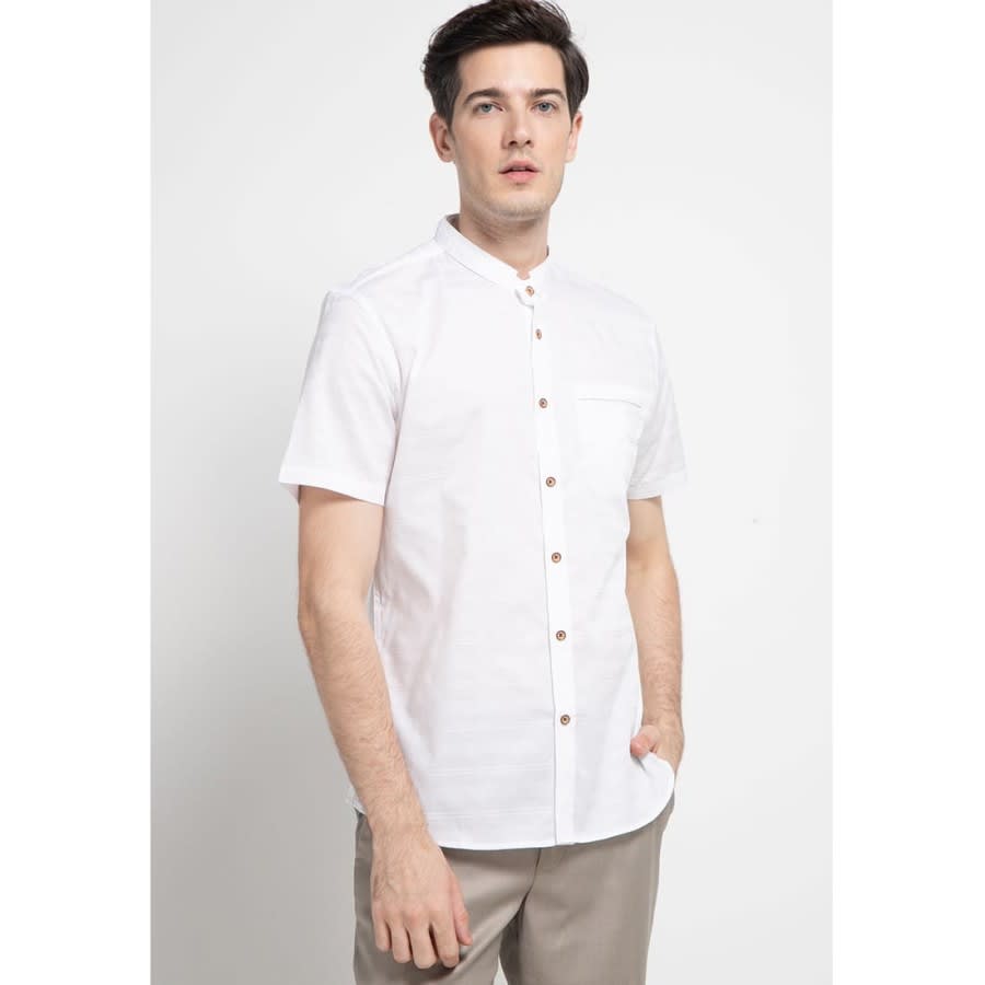 11 Baju Lebaran Pria Kekinian & Terbaik 2023